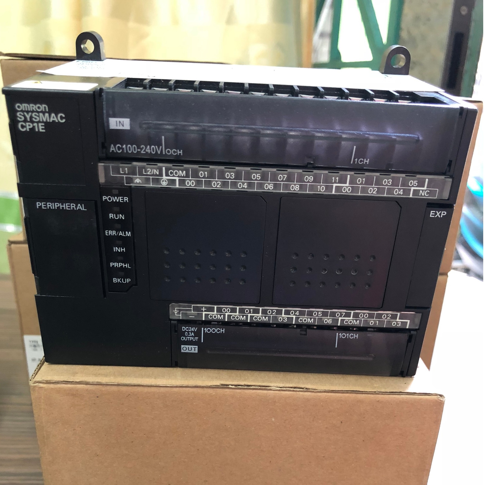 Đại Lý Phân Phối Bộ Lập Trình Điều Khiển Tự Động PLC Omron CP1E-E30DR-A